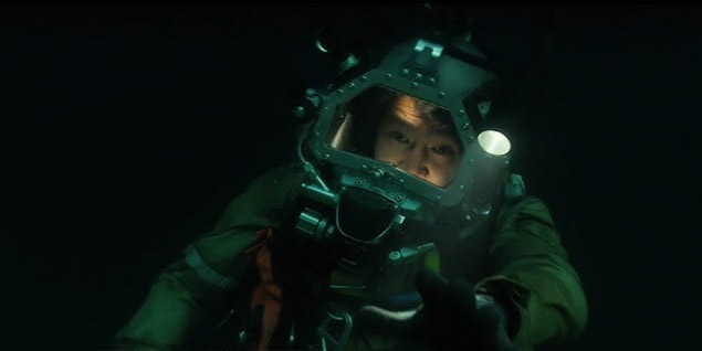 FlixChatter Review: Last Breath (2024) – A gripping underwater survival ...